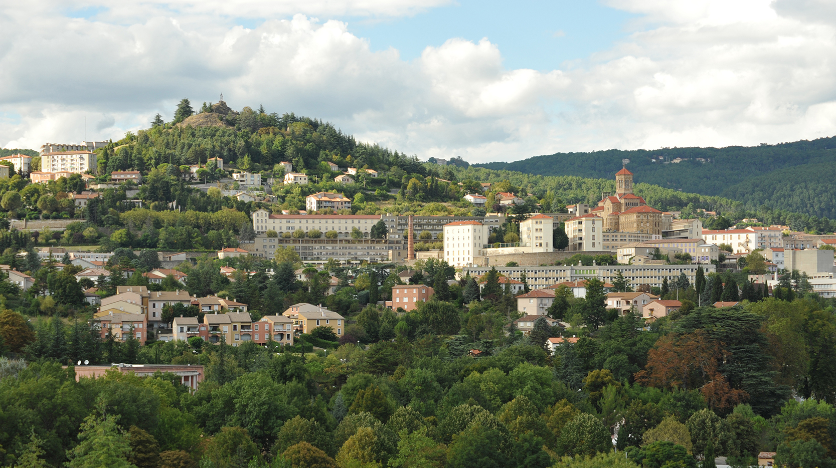 IFPS Privas - Formations Auxiliaire de Puériculture, Aide-Soignant